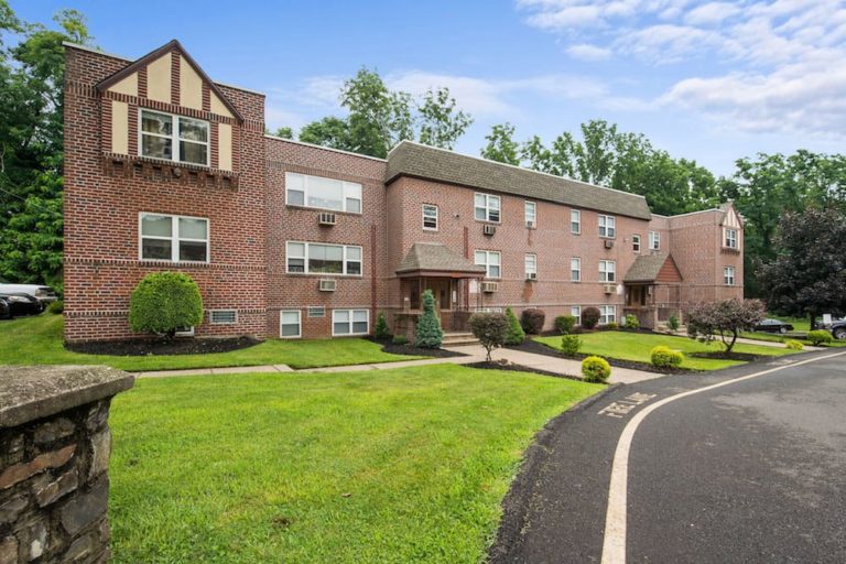 Fox Chase Park | Apartments in Fox Chase Philadelphia