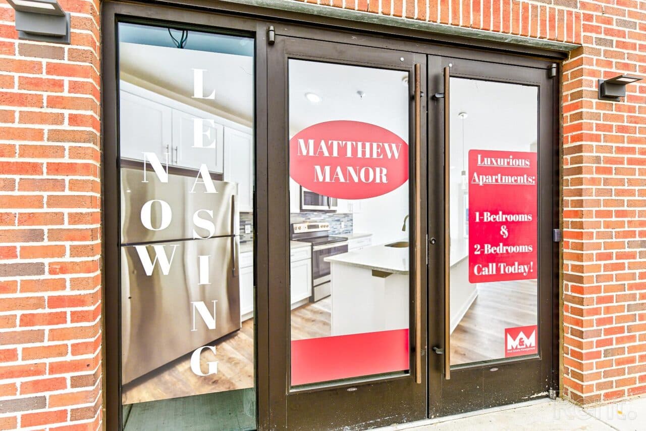 Matthew Manor | Apartments Fox Chase