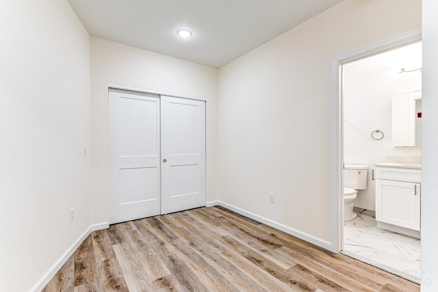 Matthew Manor | Apartments Fox Chase
